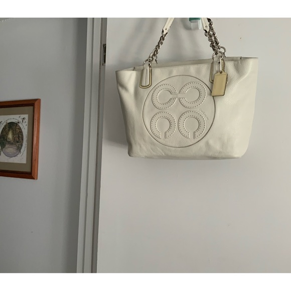 Coach | Bags | Coach White Tote With Silver Chain And Leather Straps ...